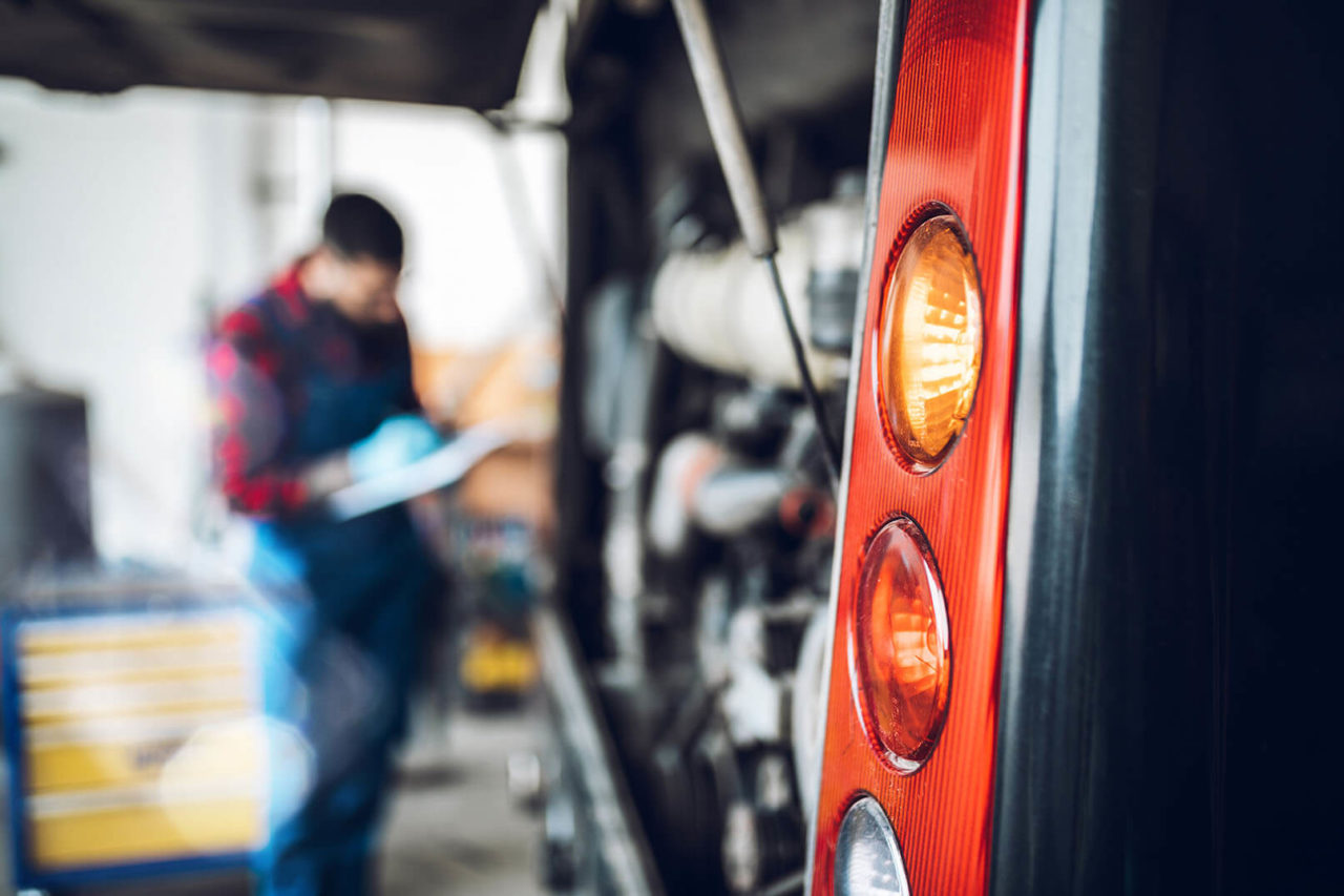 Bus Fleet Maintenance - Predictive Maintenance - Stratio